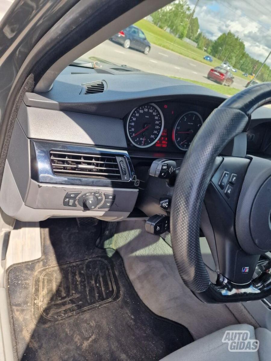 Pelēks BMW 530 2004 Kauņa, ar dzinēja tilpumu 3.00 L un nobraukumu 424 tūkst. km par 5990 €, foto 18 vietnē AUTOMOTO.COM.LV