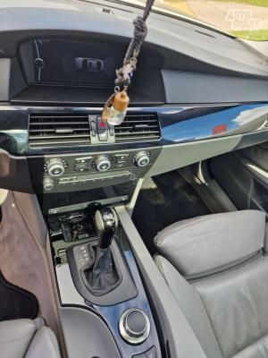 Pelēks BMW 530 2004 Kauņa, ar dzinēja tilpumu 3.00 L un nobraukumu 424 tūkst. km par 5990 €, foto 19 vietnē AUTOMOTO.COM.LV