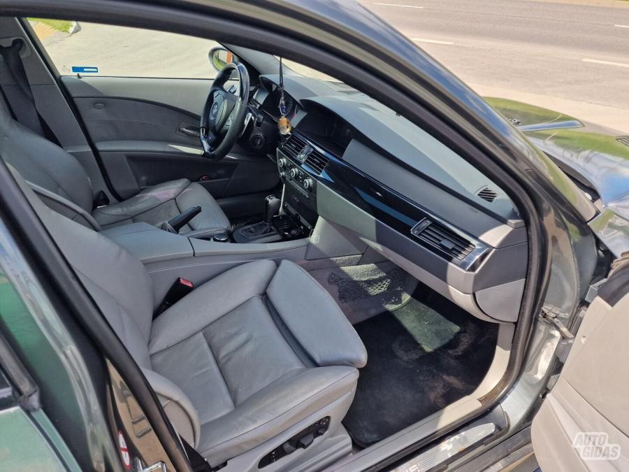 Pelēks BMW 530 2004 Kauņa, ar dzinēja tilpumu 3.00 L un nobraukumu 424 tūkst. km par 5990 €, foto 26 vietnē AUTOMOTO.COM.LV