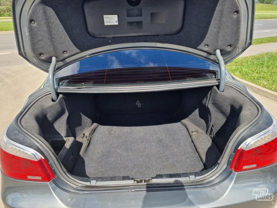 Pelēks BMW 530 2004 Kauņa, ar dzinēja tilpumu 3.00 L un nobraukumu 424 tūkst. km par 5990 €, foto 31 vietnē AUTOMOTO.COM.LV