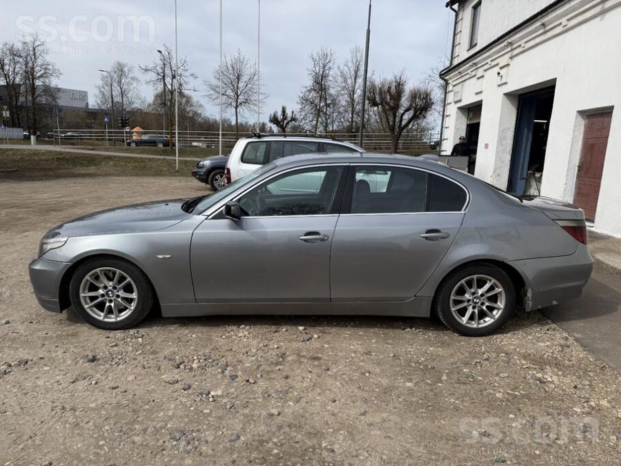 Pelēks BMW 530 2004 Rēzekne, ar dzinēja tilpumu 3.00 L un nobraukumu 378 tūkst. km par 3100 €, foto 4 vietnē AUTOMOTO.COM.LV