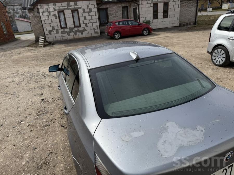 Pelēks BMW 530 2004 Rēzekne, ar dzinēja tilpumu 3.00 L un nobraukumu 378 tūkst. km par 3100 €, foto 7 vietnē AUTOMOTO.COM.LV