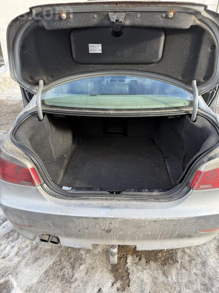 Pelēks BMW 530 2004 Rēzekne, ar dzinēja tilpumu 3.00 L un nobraukumu 378 tūkst. km par 3100 €, foto 14 vietnē AUTOMOTO.COM.LV