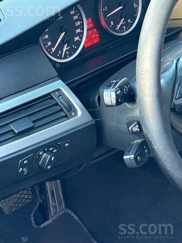 Pelēks BMW 530 2004 Daugavpils, ar dzinēja tilpumu 3.00 L un nobraukumu 408 tūkst. km par 3500 €, foto 1 vietnē AUTOMOTO.COM.LV