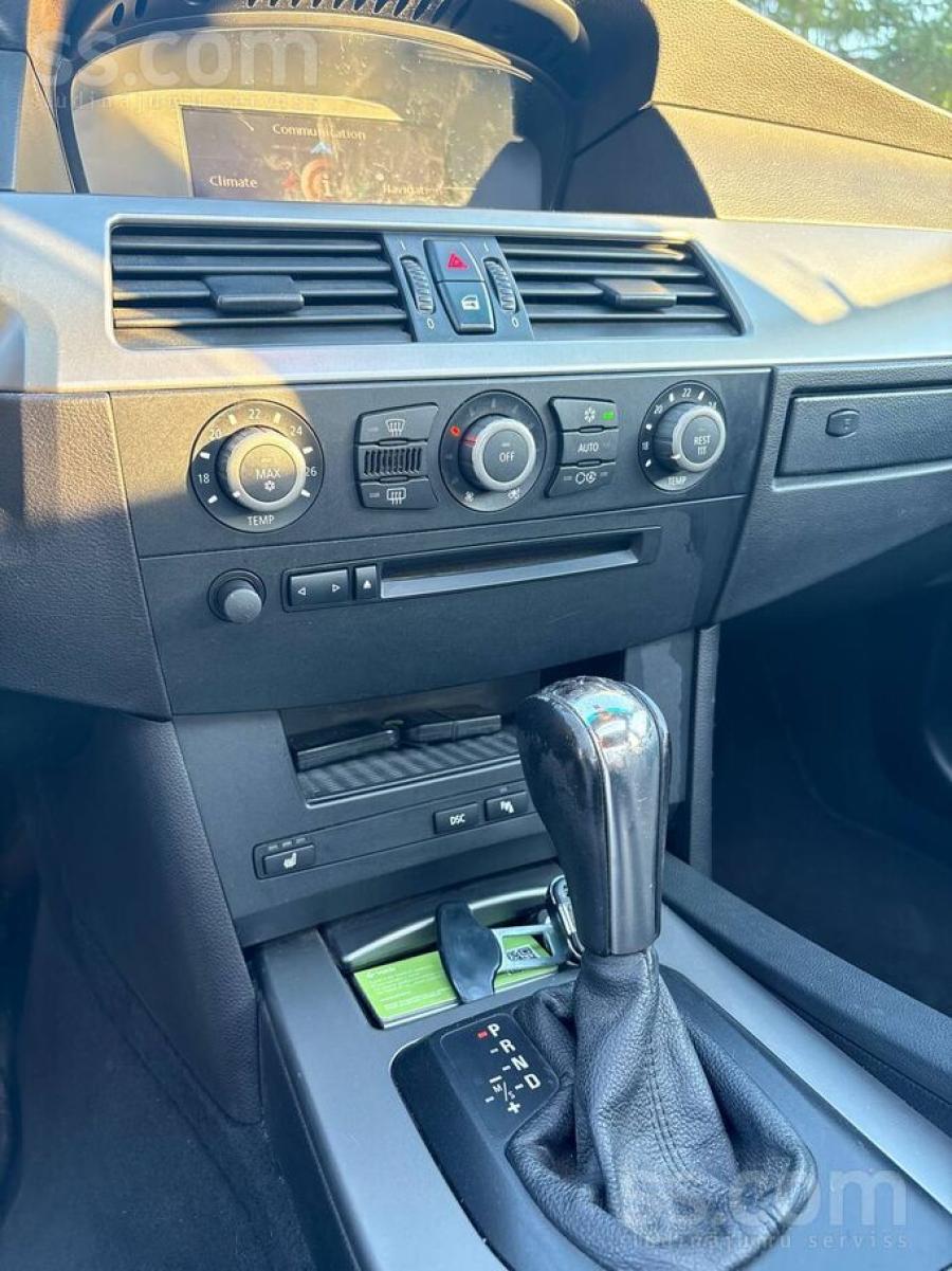 Pelēks BMW 530 2004 Daugavpils, ar dzinēja tilpumu 3.00 L un nobraukumu 408 tūkst. km par 3500 €, foto 12 vietnē AUTOMOTO.COM.LV