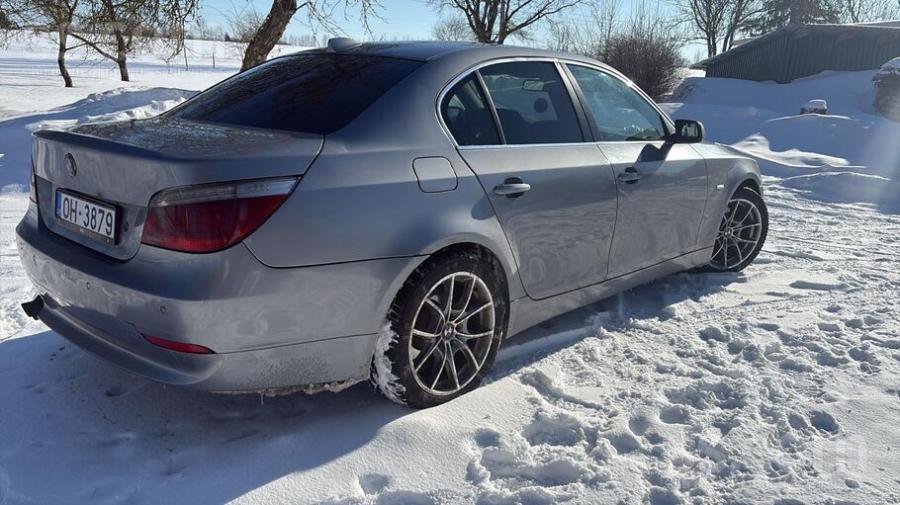 Grey BMW 530 2004 in Jekabpils, with an engine capacity of 3.00 L and mileage of 411 thousand km for 3800 €, photo 3 on AUTOMOTO.COM.LV