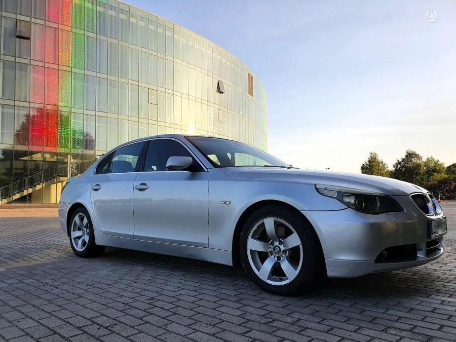 Grey BMW 530 2004 in Siauliai, with an engine capacity of 2.99 L and mileage of 436 thousand km for 3700 €, photo 1 on AUTOMOTO.COM.LV