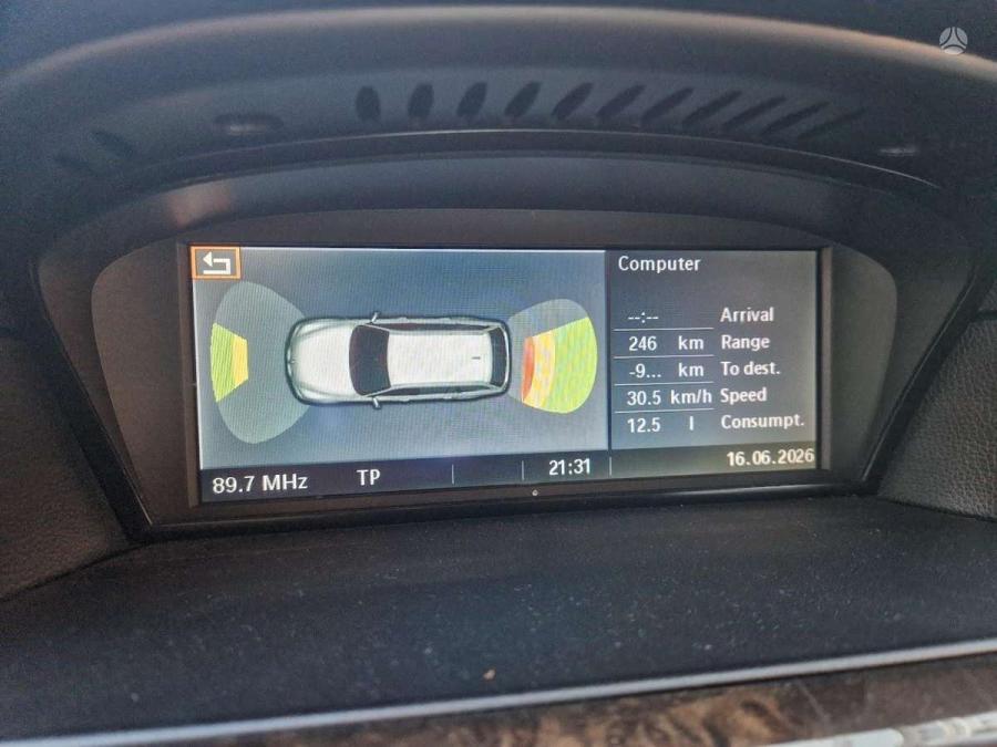 Grey BMW 530 2004 in Siauliai, with an engine capacity of 2.99 L and mileage of 436 thousand km for 3700 €, photo 12 on AUTOMOTO.COM.LV