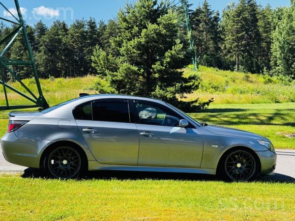 Grey BMW 530 2004 in Riga, with an engine capacity of 3.00 L and mileage of 506 thousand km for 4800 €, photo 3 on AUTOMOTO.COM.LV