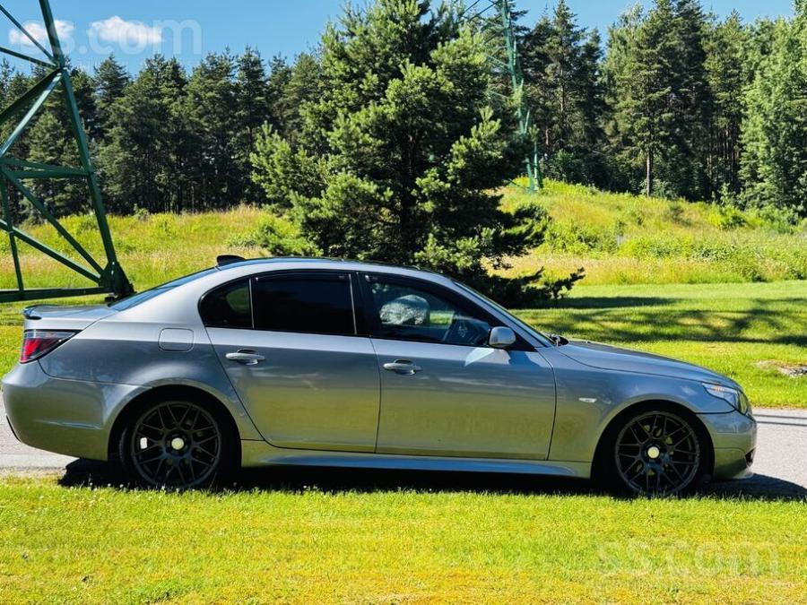 Grey BMW 530 2004 in Riga, with an engine capacity of 3.00 L and mileage of 506 thousand km for 4800 €, photo 4 on AUTOMOTO.COM.LV