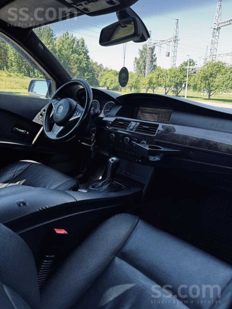Grey BMW 530 2004 in Riga, with an engine capacity of 3.00 L and mileage of 506 thousand km for 4800 €, photo 9 on AUTOMOTO.COM.LV