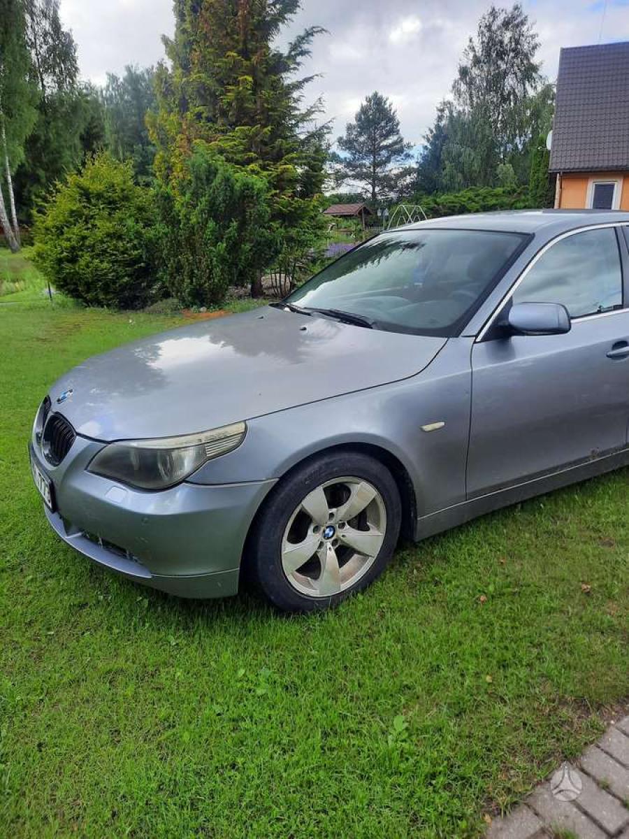 Pelēks BMW 530 2004 Kauņa, ar dzinēja tilpumu 3.00 L un nobraukumu 645 tūkst. km par 1300 €, foto 6 vietnē AUTOMOTO.COM.LV