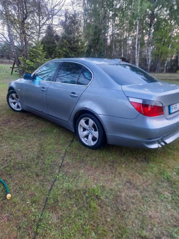 Pelēks BMW 530 2004 Kauņa, ar dzinēja tilpumu 3.00 L un nobraukumu 645 tūkst. km par 1300 €, foto 8 vietnē AUTOMOTO.COM.LV