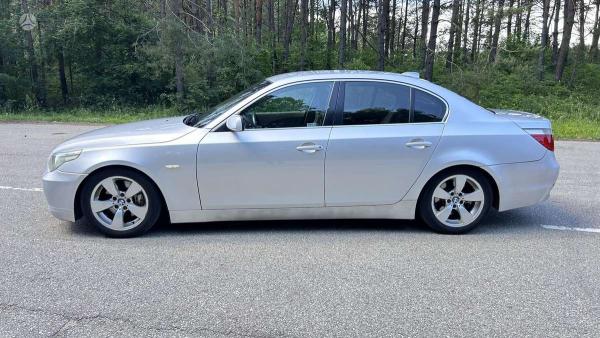 Pelēks BMW 530 2004 Ukmergė, ar dzinēja tilpumu 3.00 L un nobraukumu 450 tūkst. km par 2550 €, foto 2 vietnē AUTOMOTO.COM.LV