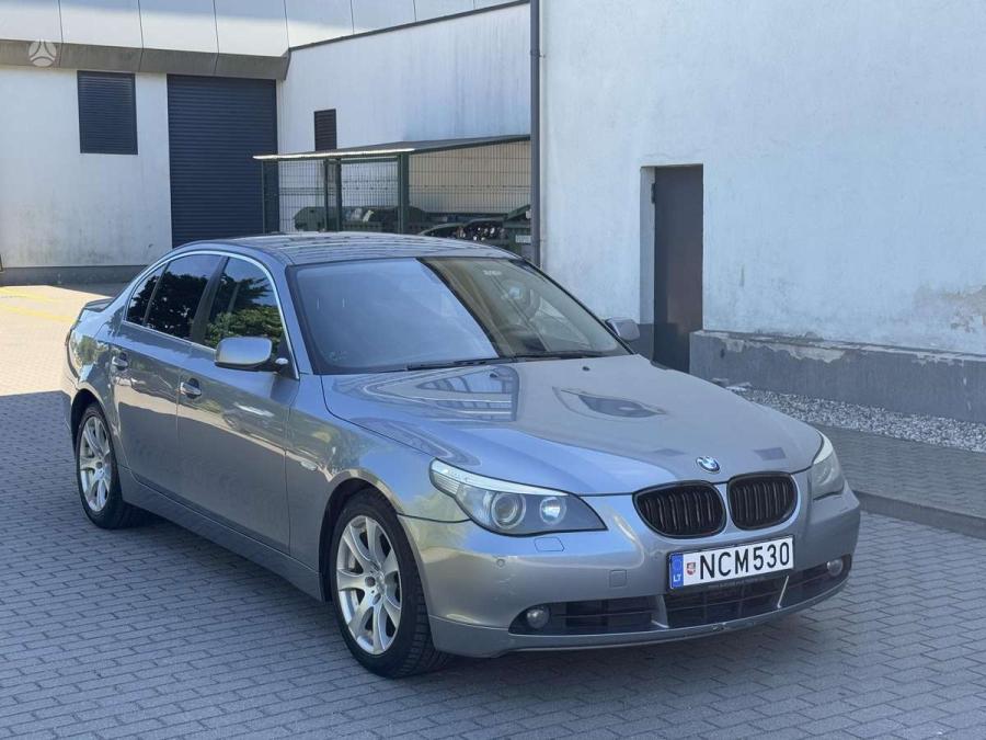 Grey BMW 530 2004 in Klaipeda, with an engine capacity of 2.99 L and mileage of 379 thousand km for 2650 €, photo 3 on AUTOMOTO.COM.LV