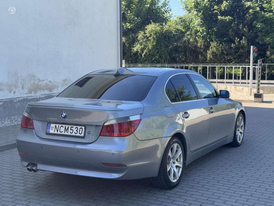 Grey BMW 530 2004 in Klaipeda, with an engine capacity of 2.99 L and mileage of 379 thousand km for 2650 €, photo 7 on AUTOMOTO.COM.LV