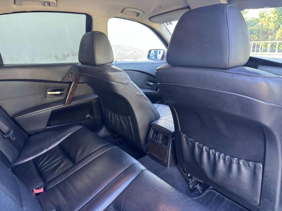 Grey BMW 530 2004 in Klaipeda, with an engine capacity of 2.99 L and mileage of 379 thousand km for 2650 €, photo 11 on AUTOMOTO.COM.LV