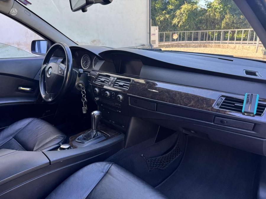 Grey BMW 530 2004 in Klaipeda, with an engine capacity of 2.99 L and mileage of 379 thousand km for 2650 €, photo 12 on AUTOMOTO.COM.LV