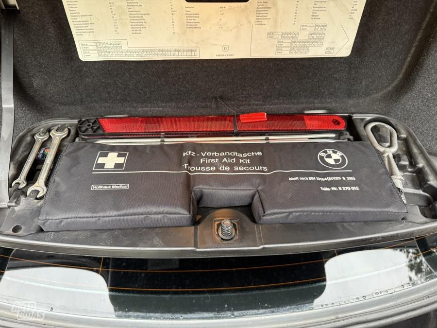 Grey BMW 530 2004 in Salcininkai, with an engine capacity of 3.00 L and mileage of 450 thousand km for 3200 €, photo 20 on AUTOMOTO.COM.LV