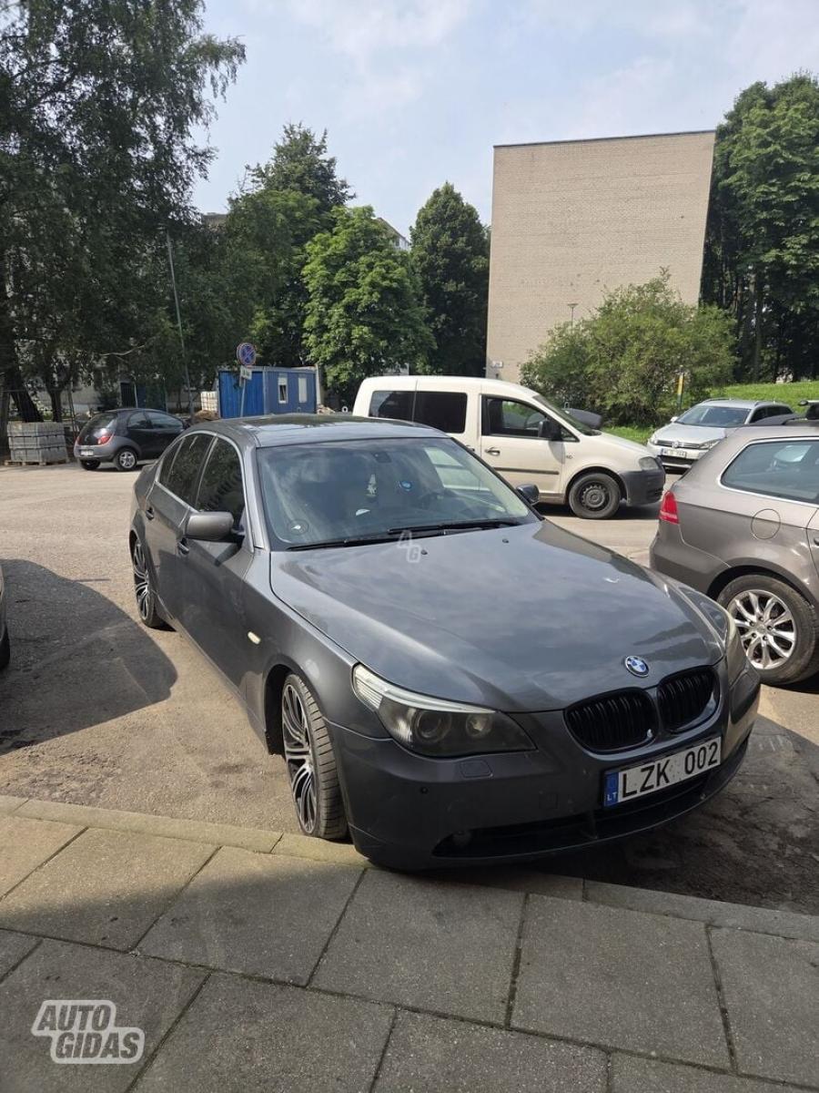 Pelēks BMW 530 2004 Klaipėda, ar dzinēja tilpumu 3.00 L un nobraukumu 380 tūkst. km par 2900 €, foto 3 vietnē AUTOMOTO.COM.LV