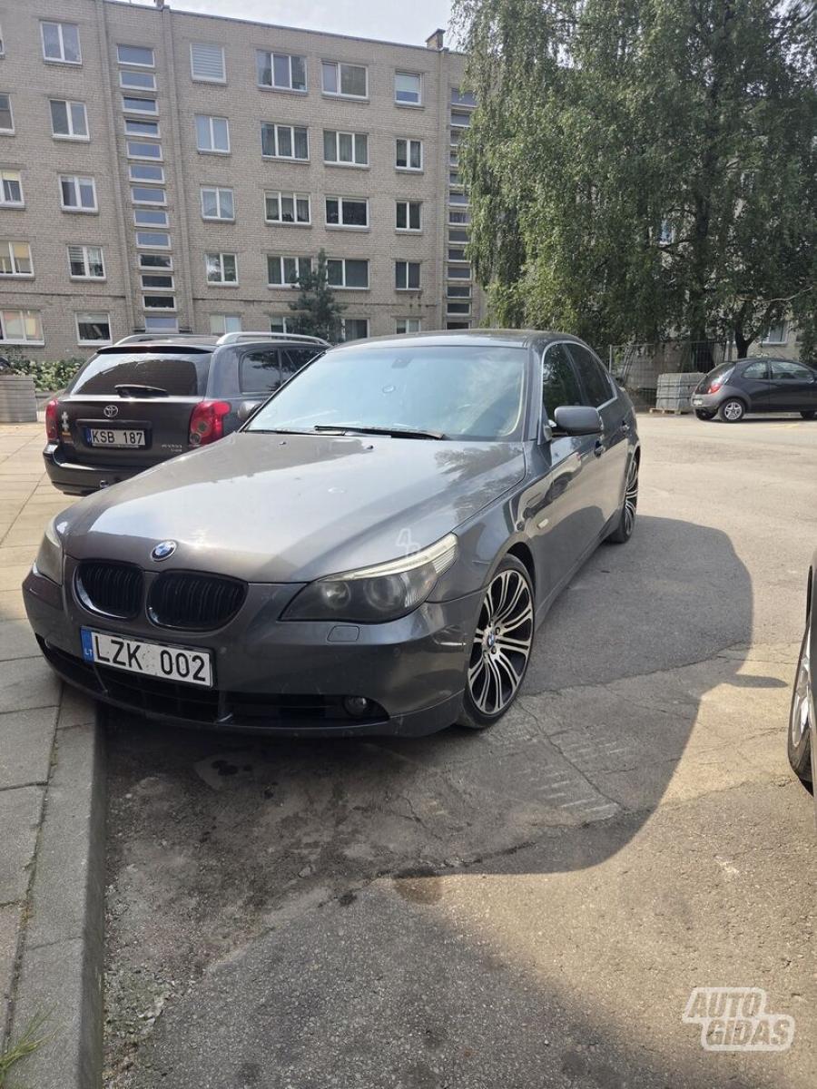 Pelēks BMW 530 2004 Klaipėda, ar dzinēja tilpumu 3.00 L un nobraukumu 380 tūkst. km par 2900 €, foto 4 vietnē AUTOMOTO.COM.LV