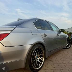 Grey BMW 530 2004 in Kaisiadorys, with an engine capacity of 2.99 L and mileage of 292 thousand km for 3650 €, photo 13 on AUTOMOTO.COM.LV