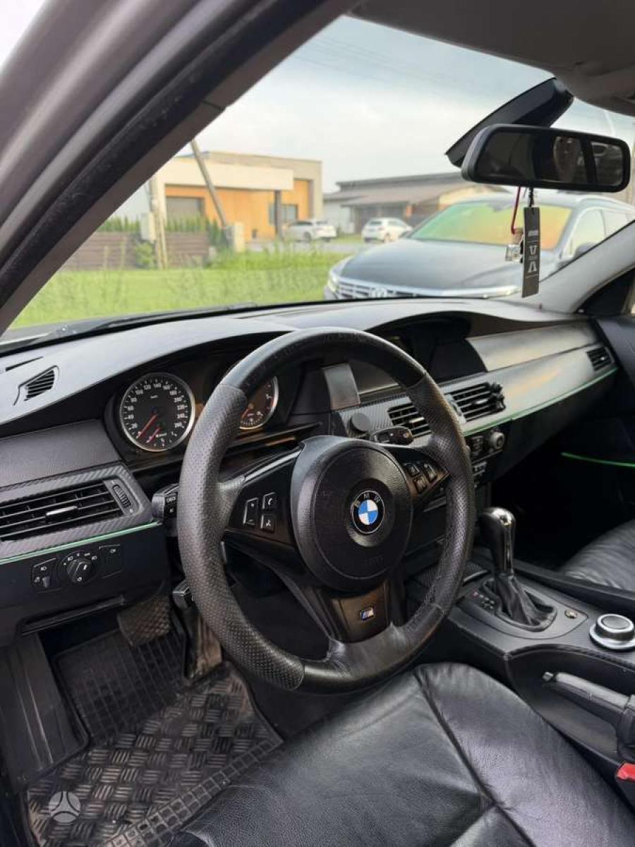 Grey BMW 530 2004 in Kaisiadorys, with an engine capacity of 2.99 L and mileage of 292 thousand km for 3650 €, photo 14 on AUTOMOTO.COM.LV