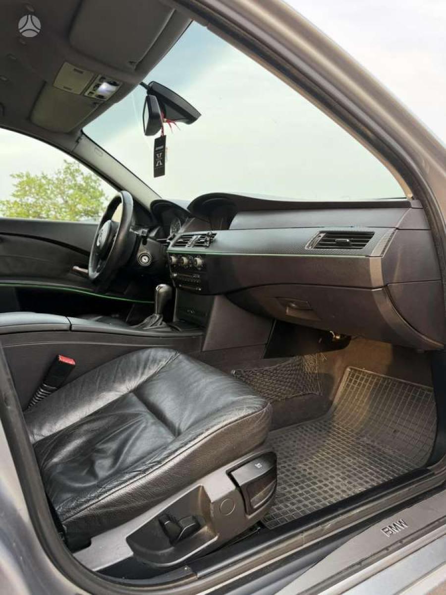 Grey BMW 530 2004 in Kaisiadorys, with an engine capacity of 2.99 L and mileage of 292 thousand km for 3650 €, photo 16 on AUTOMOTO.COM.LV