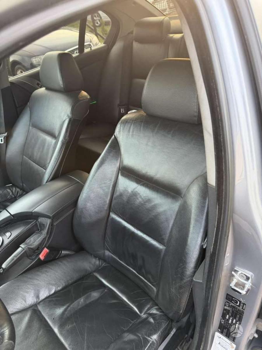 Grey BMW 530 2004 in Kaisiadorys, with an engine capacity of 2.99 L and mileage of 292 thousand km for 3650 €, photo 17 on AUTOMOTO.COM.LV
