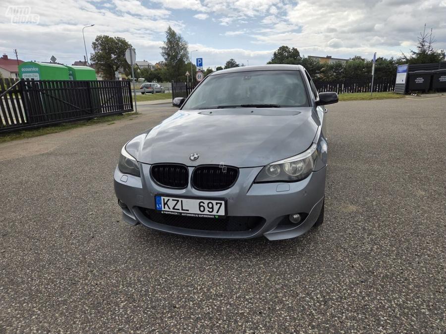 Pelēks BMW 530 2004 Viļņa, ar dzinēja tilpumu 3.00 L un nobraukumu 332 tūkst. km par 3750 €, foto 1 vietnē AUTOMOTO.COM.LV
