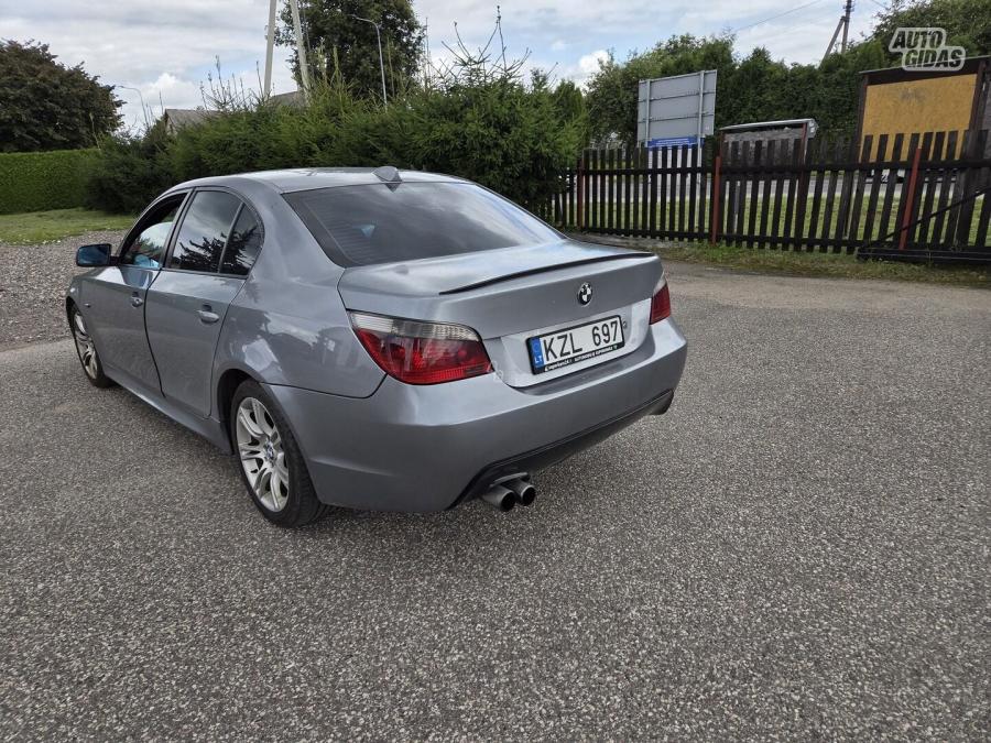 Pelēks BMW 530 2004 Viļņa, ar dzinēja tilpumu 3.00 L un nobraukumu 332 tūkst. km par 3750 €, foto 5 vietnē AUTOMOTO.COM.LV