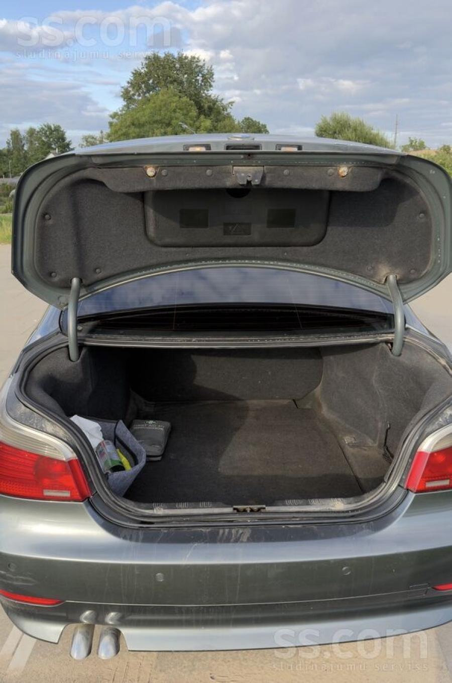 Pelēks BMW 530 2004 Ogre, ar dzinēja tilpumu 3.00 L un nobraukumu 443 tūkst. km par 3500 €, foto 9 vietnē AUTOMOTO.COM.LV