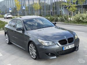 Pelēks BMW 530 2004 Viļņa, ar dzinēja tilpumu 3.00 L un nobraukumu 371 tūkst. km par 4650 €, foto 5 vietnē AUTOMOTO.COM.LV