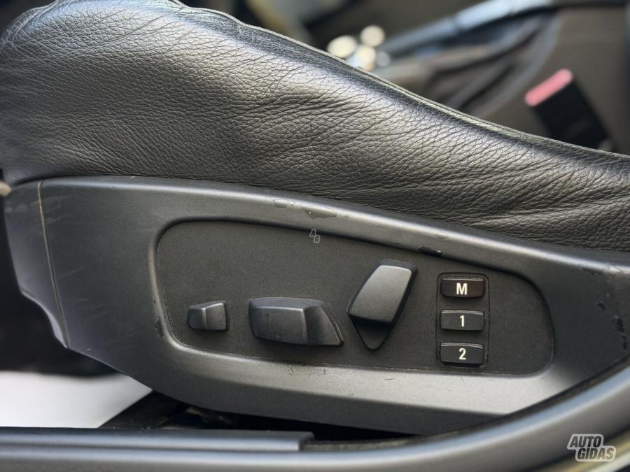 Pelēks BMW 530 2004 Viļņa, ar dzinēja tilpumu 3.00 L un nobraukumu 371 tūkst. km par 4650 €, foto 19 vietnē AUTOMOTO.COM.LV