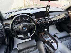 Pelēks BMW 530 2004 Viļņa, ar dzinēja tilpumu 3.00 L un nobraukumu 371 tūkst. km par 4650 €, foto 20 vietnē AUTOMOTO.COM.LV