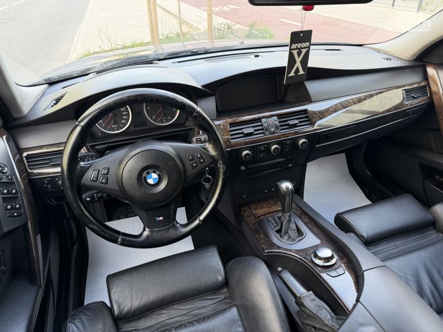 Pelēks BMW 530 2004 Viļņa, ar dzinēja tilpumu 3.00 L un nobraukumu 371 tūkst. km par 4650 €, foto 20 vietnē AUTOMOTO.COM.LV