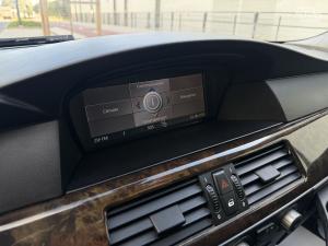 Pelēks BMW 530 2004 Viļņa, ar dzinēja tilpumu 3.00 L un nobraukumu 371 tūkst. km par 4650 €, foto 24 vietnē AUTOMOTO.COM.LV