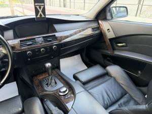 Pelēks BMW 530 2004 Viļņa, ar dzinēja tilpumu 3.00 L un nobraukumu 371 tūkst. km par 4650 €, foto 25 vietnē AUTOMOTO.COM.LV