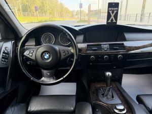 Pelēks BMW 530 2004 Viļņa, ar dzinēja tilpumu 3.00 L un nobraukumu 371 tūkst. km par 4650 €, foto 26 vietnē AUTOMOTO.COM.LV