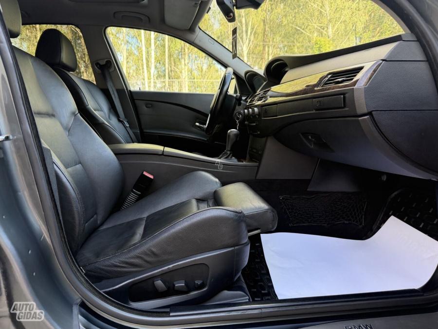 Pelēks BMW 530 2004 Viļņa, ar dzinēja tilpumu 3.00 L un nobraukumu 371 tūkst. km par 4650 €, foto 29 vietnē AUTOMOTO.COM.LV