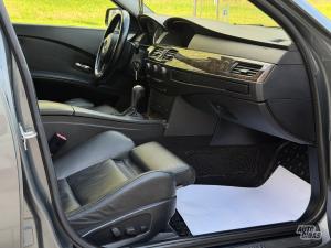 Pelēks BMW 530 2004 Viļņa, ar dzinēja tilpumu 3.00 L un nobraukumu 371 tūkst. km par 4650 €, foto 30 vietnē AUTOMOTO.COM.LV