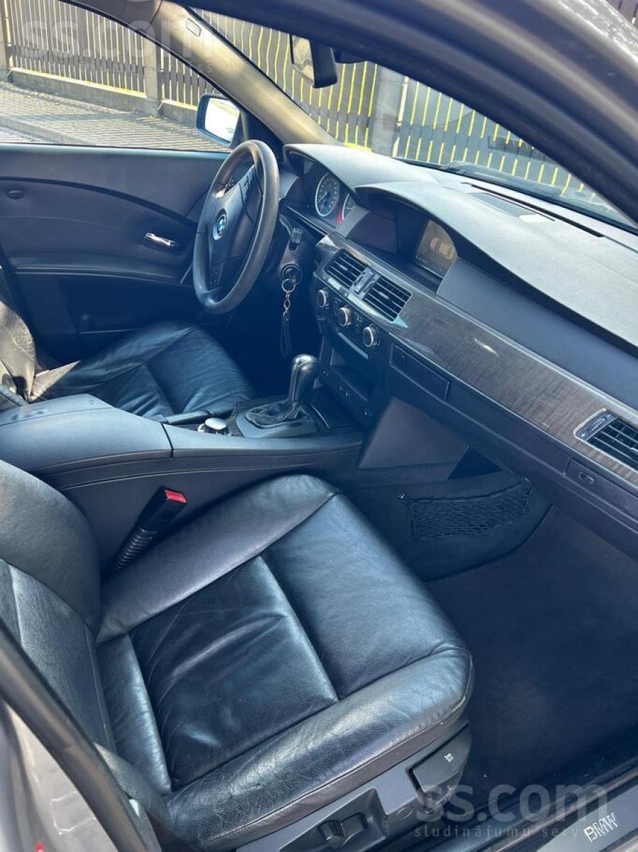 Grey BMW 530 2004 in Jelgava, with an engine capacity of 3.00 L and mileage of 466 thousand km for 3200 €, photo 7 on AUTOMOTO.COM.LV