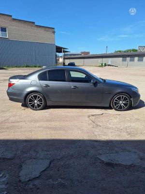 Grey BMW 530 2004 in Klaipeda, with an engine capacity of 2.99 L and mileage of 280 thousand km for 3500 €, photo 5 on AUTOMOTO.COM.LV