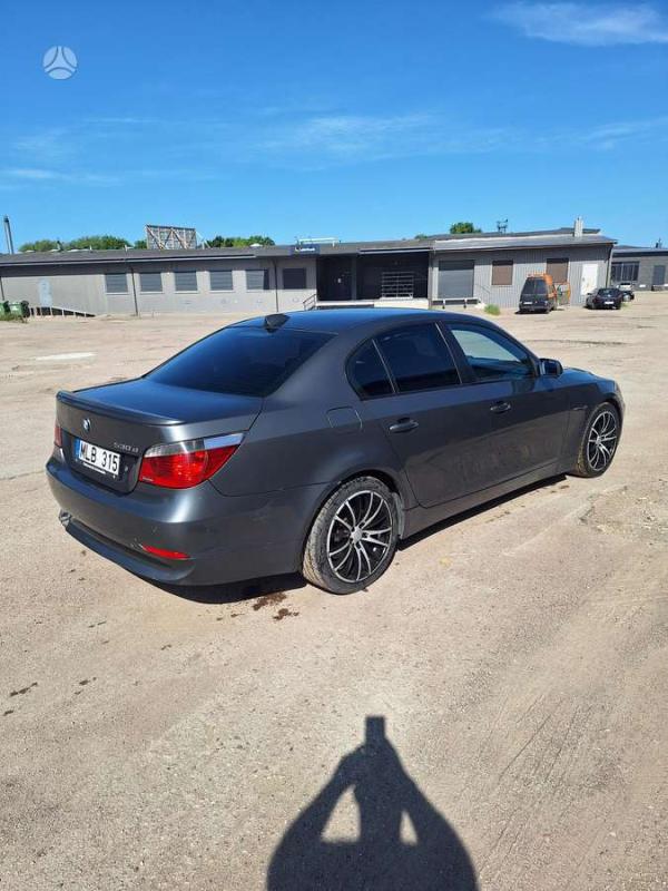 Pelēks BMW 530 2004 Klaipėda, ar dzinēja tilpumu 2.99 L un nobraukumu 280 tūkst. km par 3500 €, foto 8 vietnē AUTOMOTO.COM.LV