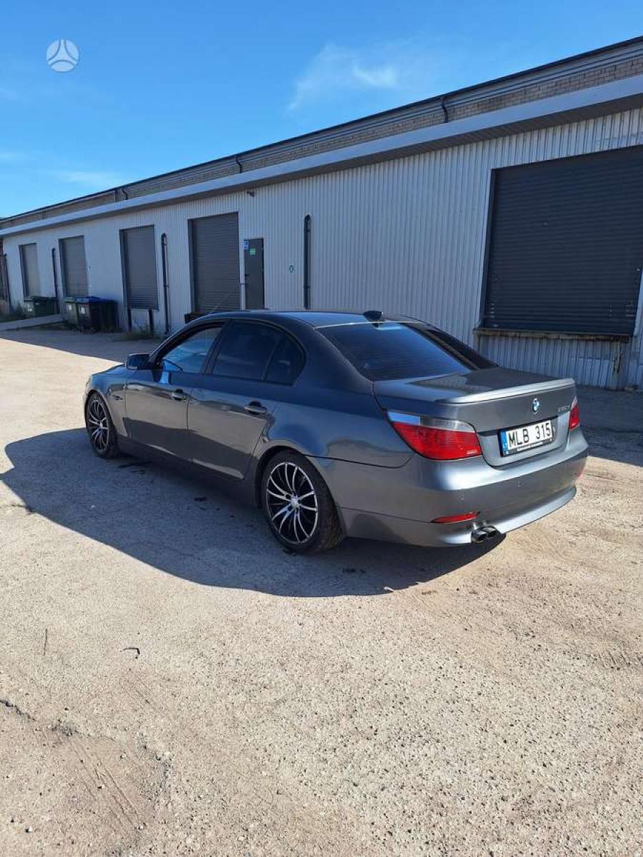 Grey BMW 530 2004 in Klaipeda, with an engine capacity of 2.99 L and mileage of 280 thousand km for 3500 €, photo 9 on AUTOMOTO.COM.LV