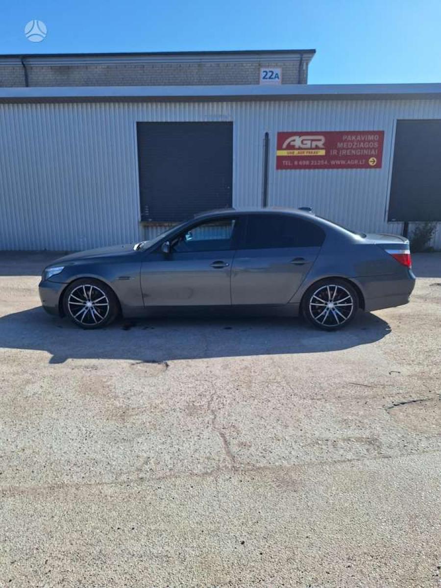 Grey BMW 530 2004 in Klaipeda, with an engine capacity of 2.99 L and mileage of 280 thousand km for 3500 €, photo 10 on AUTOMOTO.COM.LV
