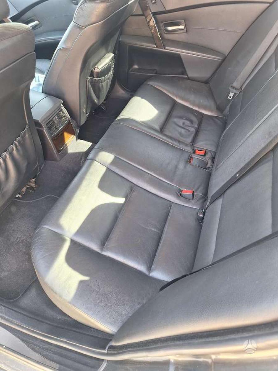 Grey BMW 530 2004 in Klaipeda, with an engine capacity of 2.99 L and mileage of 280 thousand km for 3500 €, photo 11 on AUTOMOTO.COM.LV