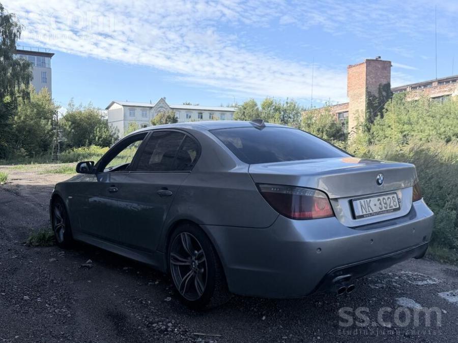 Pelēks BMW 530 2004 Rīga, ar dzinēja tilpumu 3.00 L un nobraukumu 446 tūkst. km par 3500 €, foto 3 vietnē AUTOMOTO.COM.LV