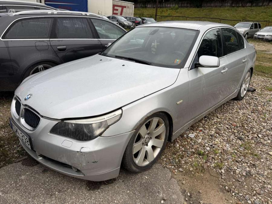 Grey BMW 530 2004 in Vilnius, with an engine capacity of 2.99 L and mileage of 313 thousand km for 1500 €, photo 1 on AUTOMOTO.COM.LV