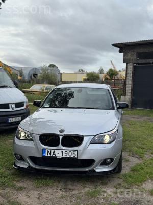 Pelēks BMW 530 2004 Rīga, ar dzinēja tilpumu 3.00 L un nobraukumu 446 tūkst. km par 3850 €, foto  vietnē AUTOMOTO.COM.LV